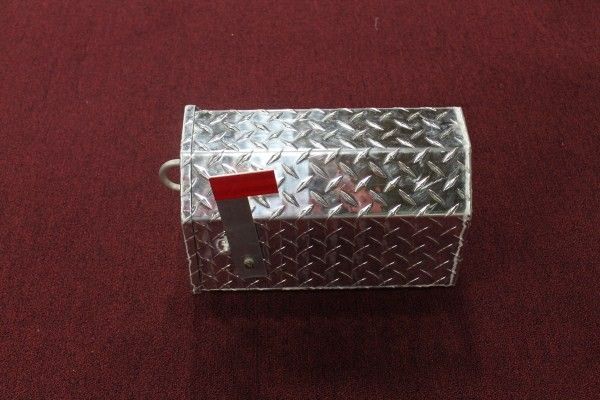 USA Sturdy Vandal Resistant Aluminum Diamond Plate Mailbox